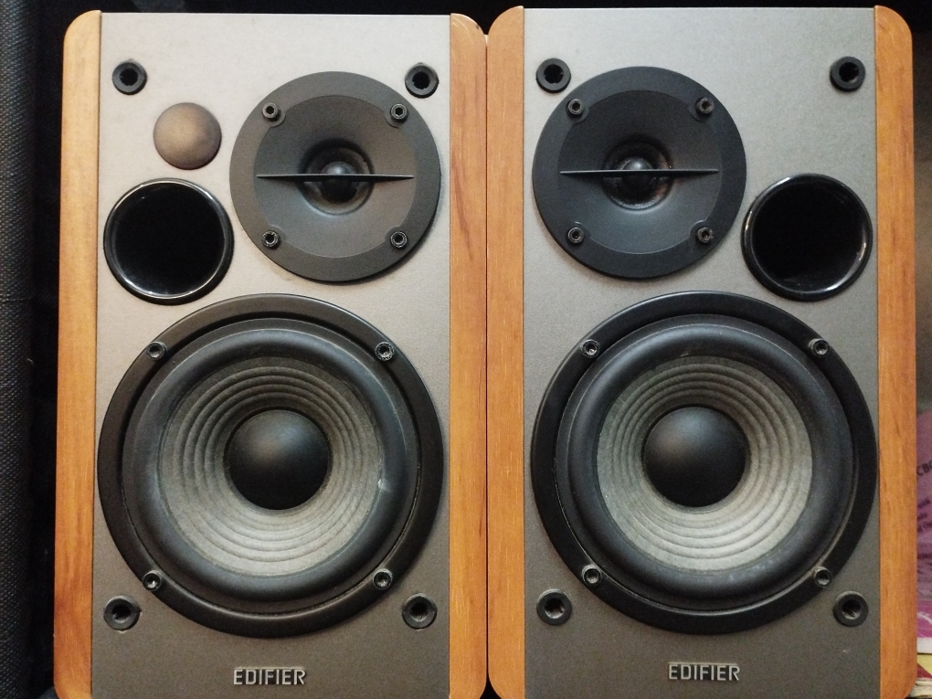 Buy Used 'Edifier R1280T Speaker Pair' Online | Bajaao Used Gear