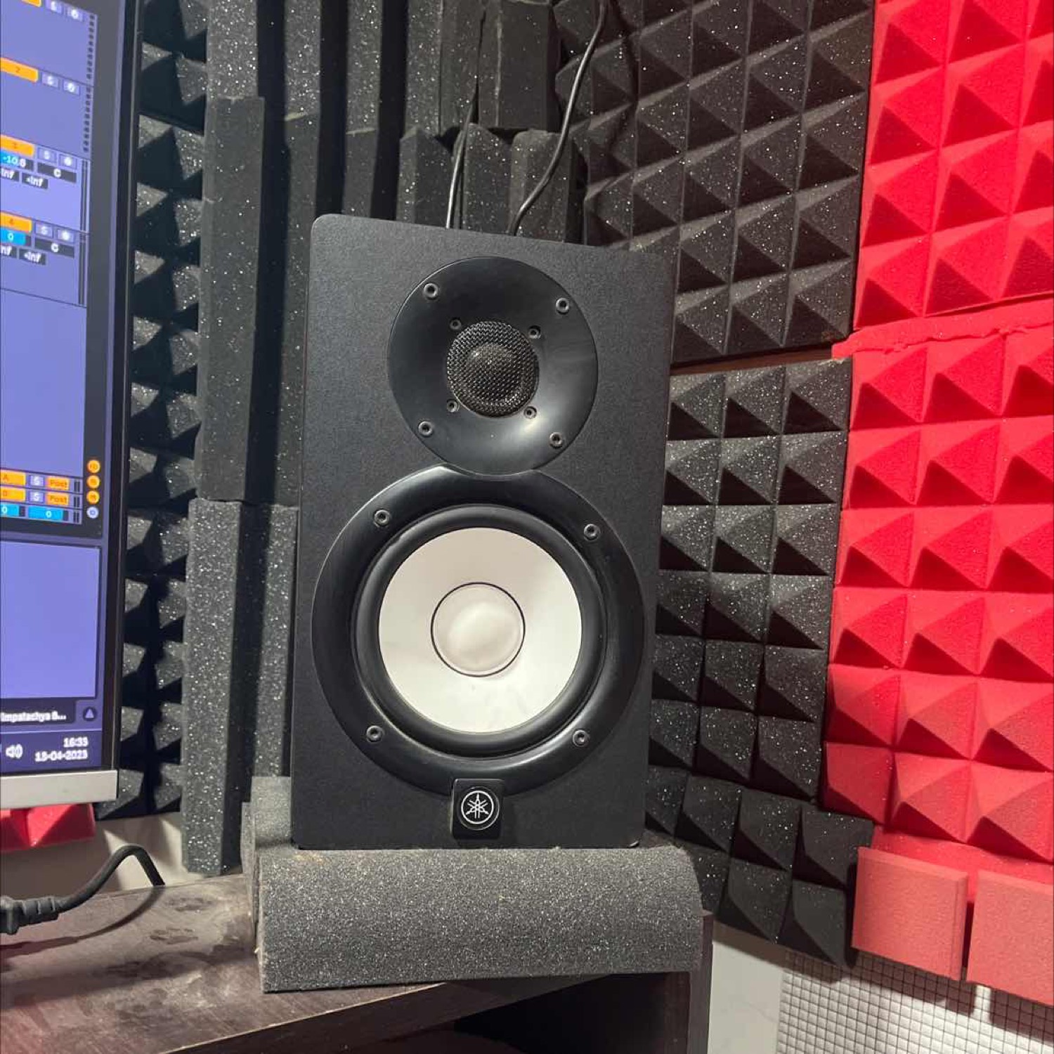 Buy Used 'Yamaha hs5 pair' Online | Bajaao Used Gear