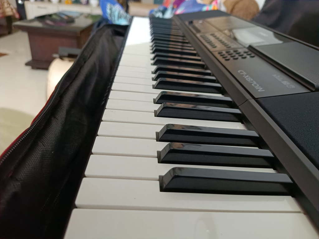 Buy Used 'CASIO CTX-870IN 61 Keys Portable Keyboard' Online | Bajaao Used Gear